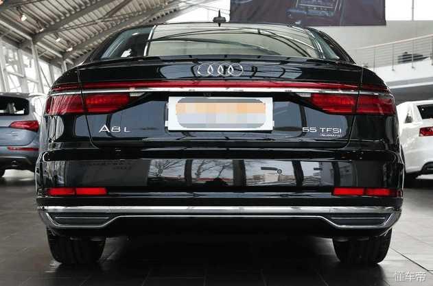 奥迪A8L刚刚上市, 还配备足底按摩, 奔驰S600大呼佩服!-新浪汽车