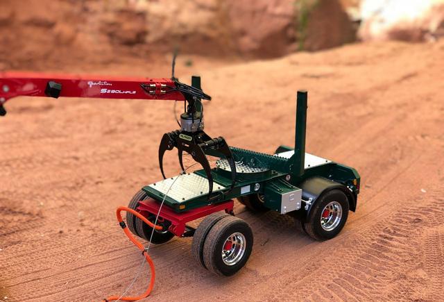 ScaleART Acros三轴木材运输车(DOLL Long-Timber)-新浪汽车