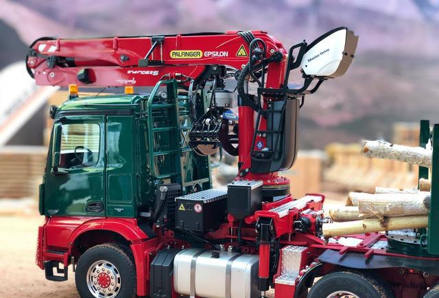 ScaleART Acros三轴木材运输车(DOLL Long-Timber)-新浪汽车