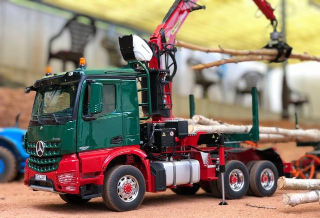 ScaleART Acros三轴木材运输车(DOLL Long-Timber)-新浪汽车