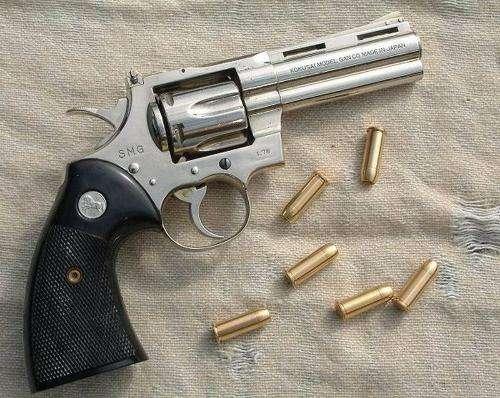 如何评价05式的转轮警用手枪的性能？定位尴尬，实际落伍|左轮手枪|手枪|左轮_新浪新闻