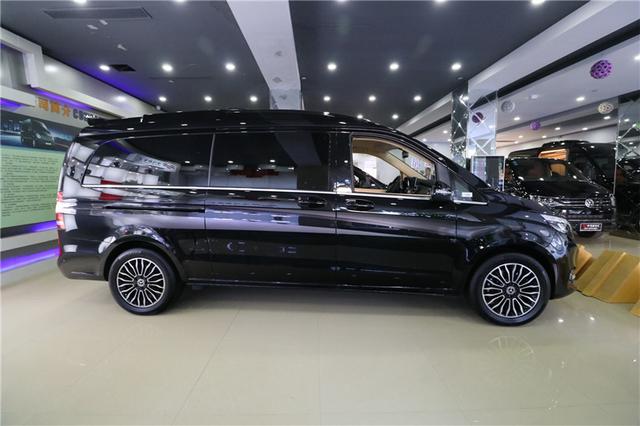 奔驰新七座 V260新款商务车 低调奢华七座MPV还带航空座椅-新浪汽车