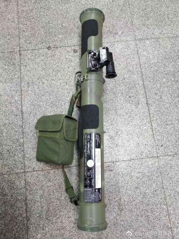 97云爆弹火箭筒 ，咸鱼平台什么都有。|云爆弹|火箭筒|咸鱼_新浪新闻