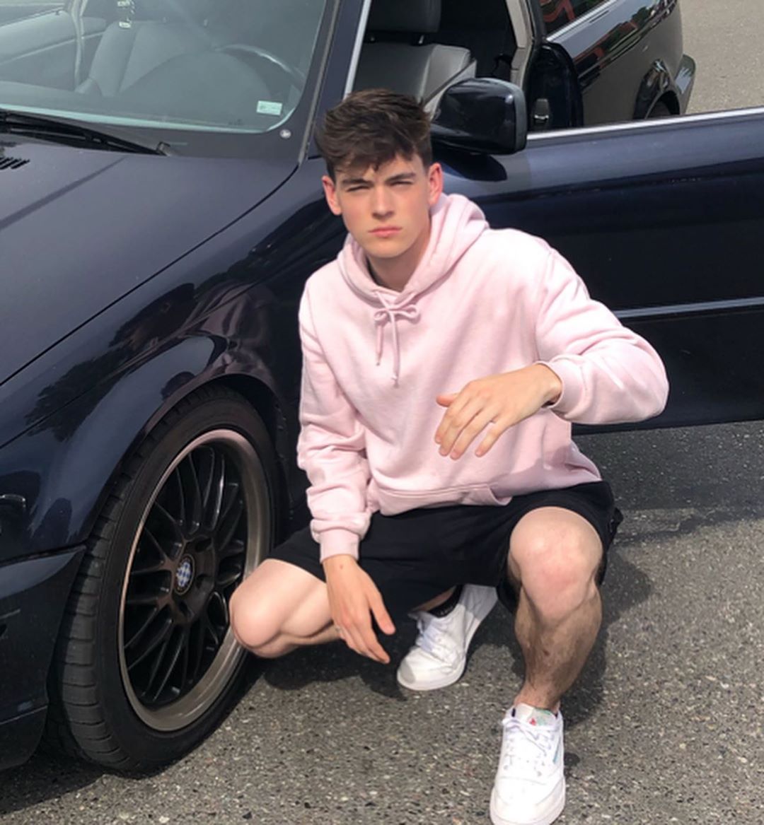 被James Charles骚扰的西雅图高级餐厅服务员Samuel Cooke