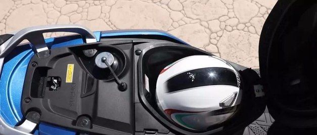 UU125升级版铃木UY125，售价9380，超大空间，犀利的线条-新浪汽车