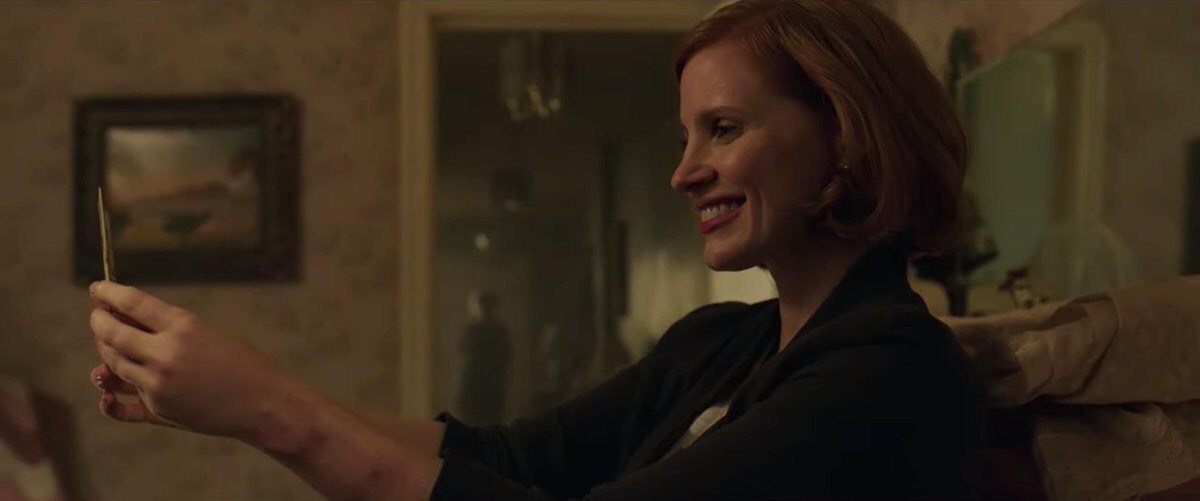 虽然索菲亚.莉莉丝在《利器》里演的童年时代的艾米.亚当斯|索菲亚|莉莉丝|亚当斯_新浪新闻