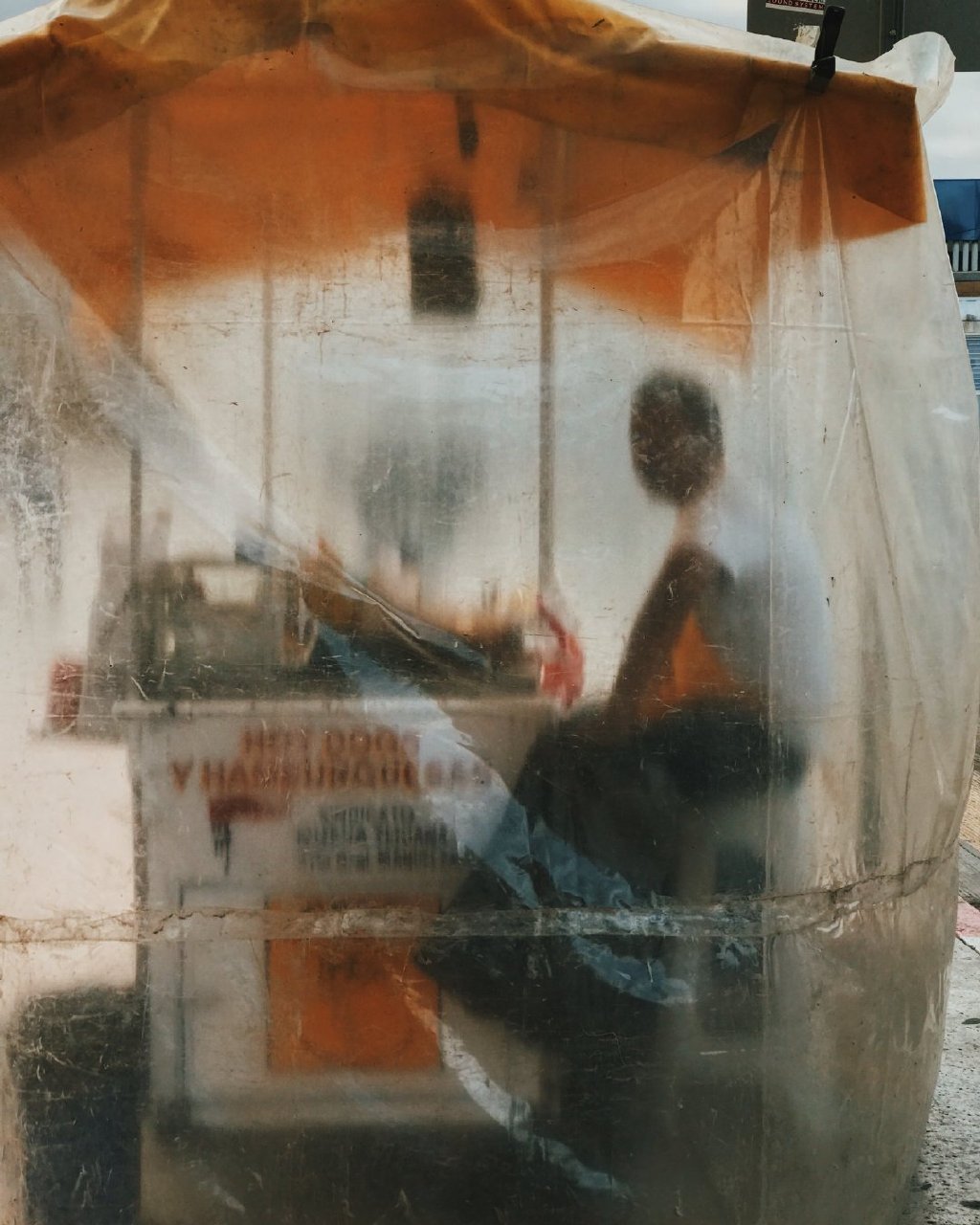 摄影师 Jake Michaels，他的光影运用独特，色彩更是大胆|摄影师|光影|色彩_新浪新闻