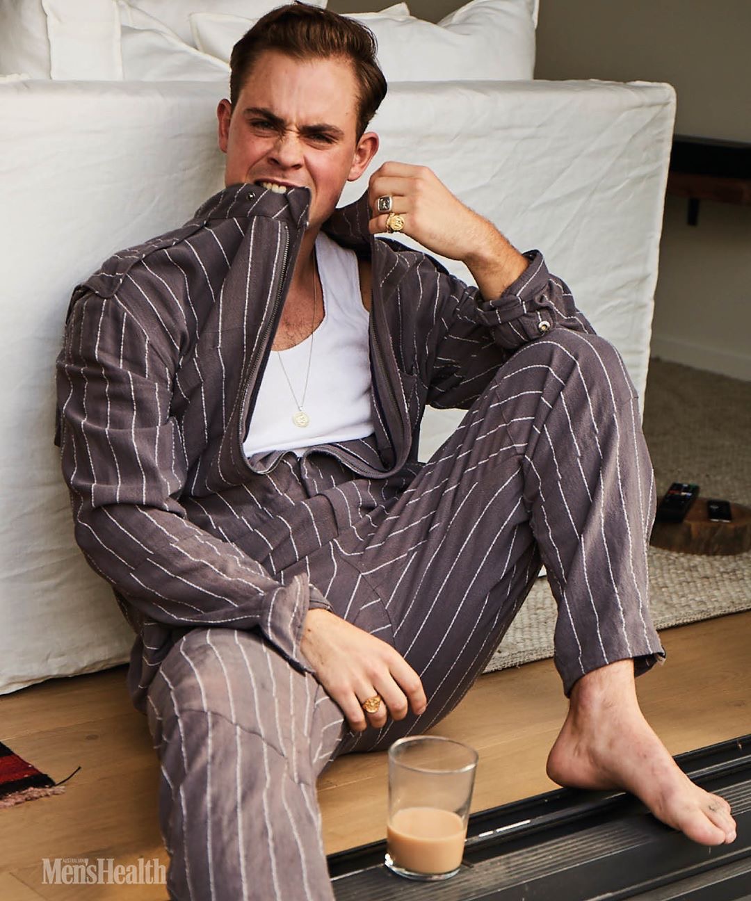 Dacre Montgomery for Men’s Health Australia_新浪新闻
