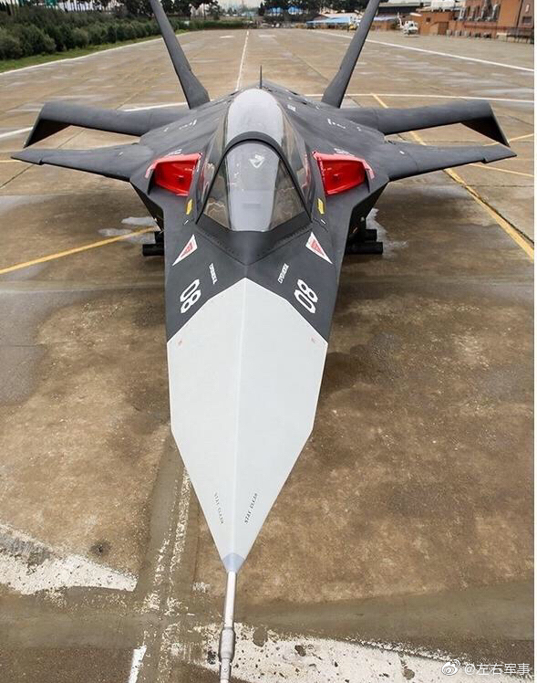 征服者F313（Qaher F-313）伊朗国产隐形战斗机|征服者|隐形战斗机|伊朗_新浪新闻