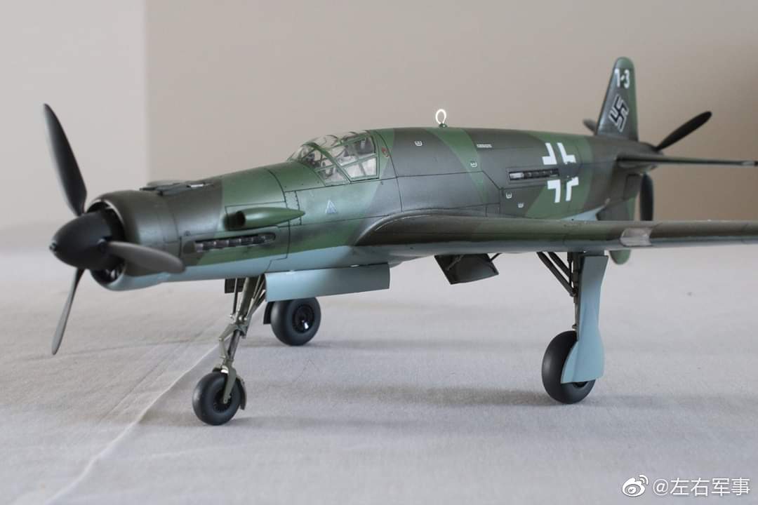 多尼尔 Do 335 Pfeil(箭式)是二战期间由多尼尔开发出来的一款重型战