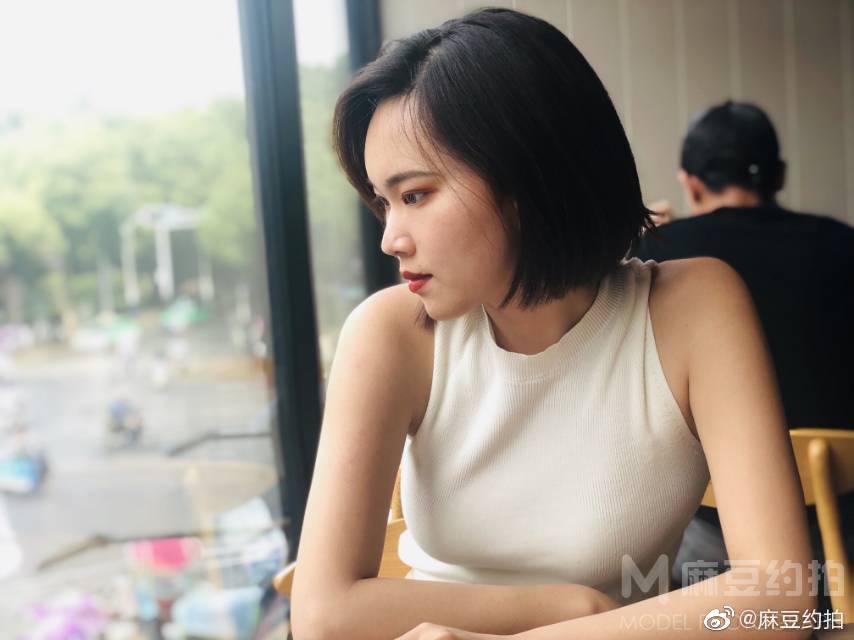 模特约 本人身高175体重55kg 约拍要求不私房