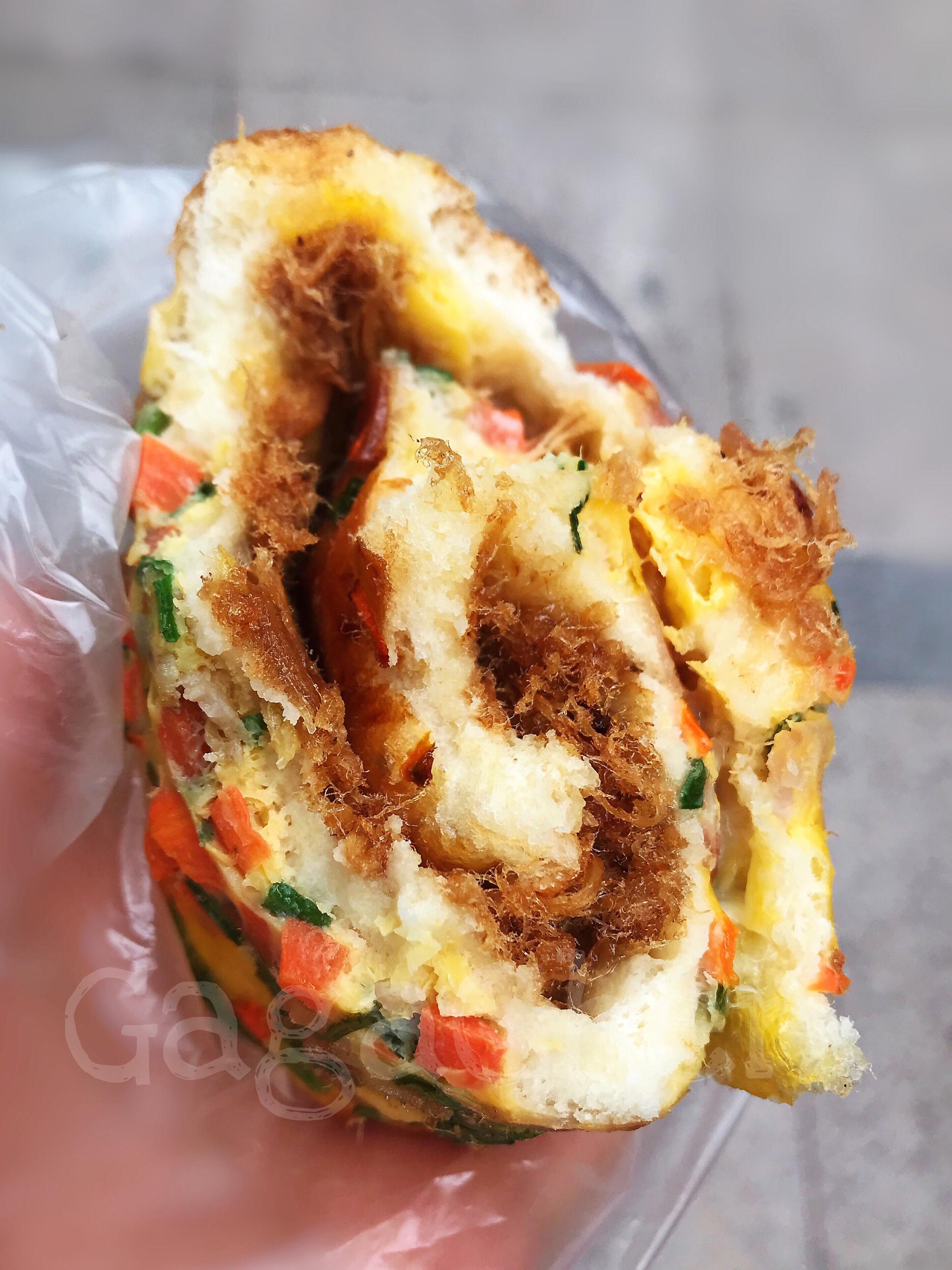 面包新语肉松葱葱 ，罗森整颗咸蛋黄冰皮月亮蛋糕， 老实讲|面包新语|咸蛋黄|冰皮_新浪新闻