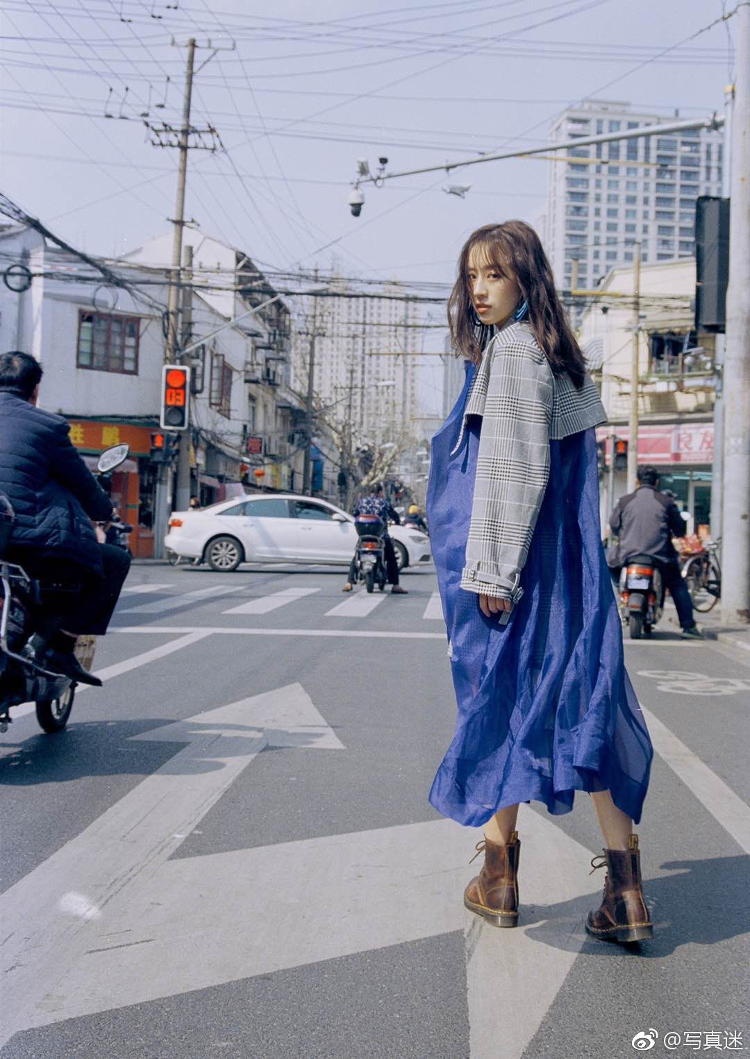 我是街上的游魂 而你是闻见我的人。摄影师@ALin是大叔|游魂|大叔|摄影师_新浪新闻