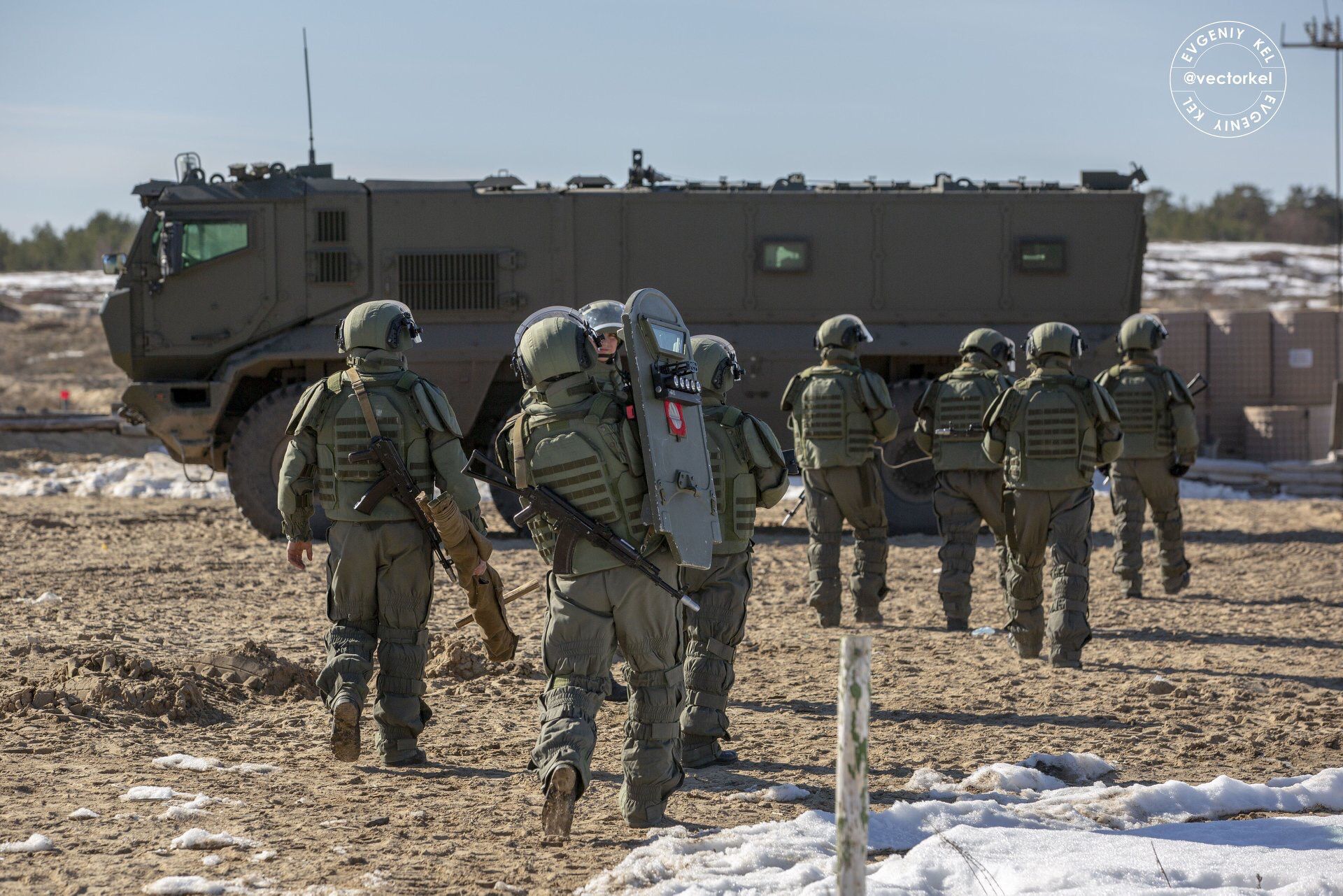 kiver-rsp头盔应该的使用状态这款模块化头盔本来就是fort为战斗工兵|模块化|头盔|工兵_新浪新闻