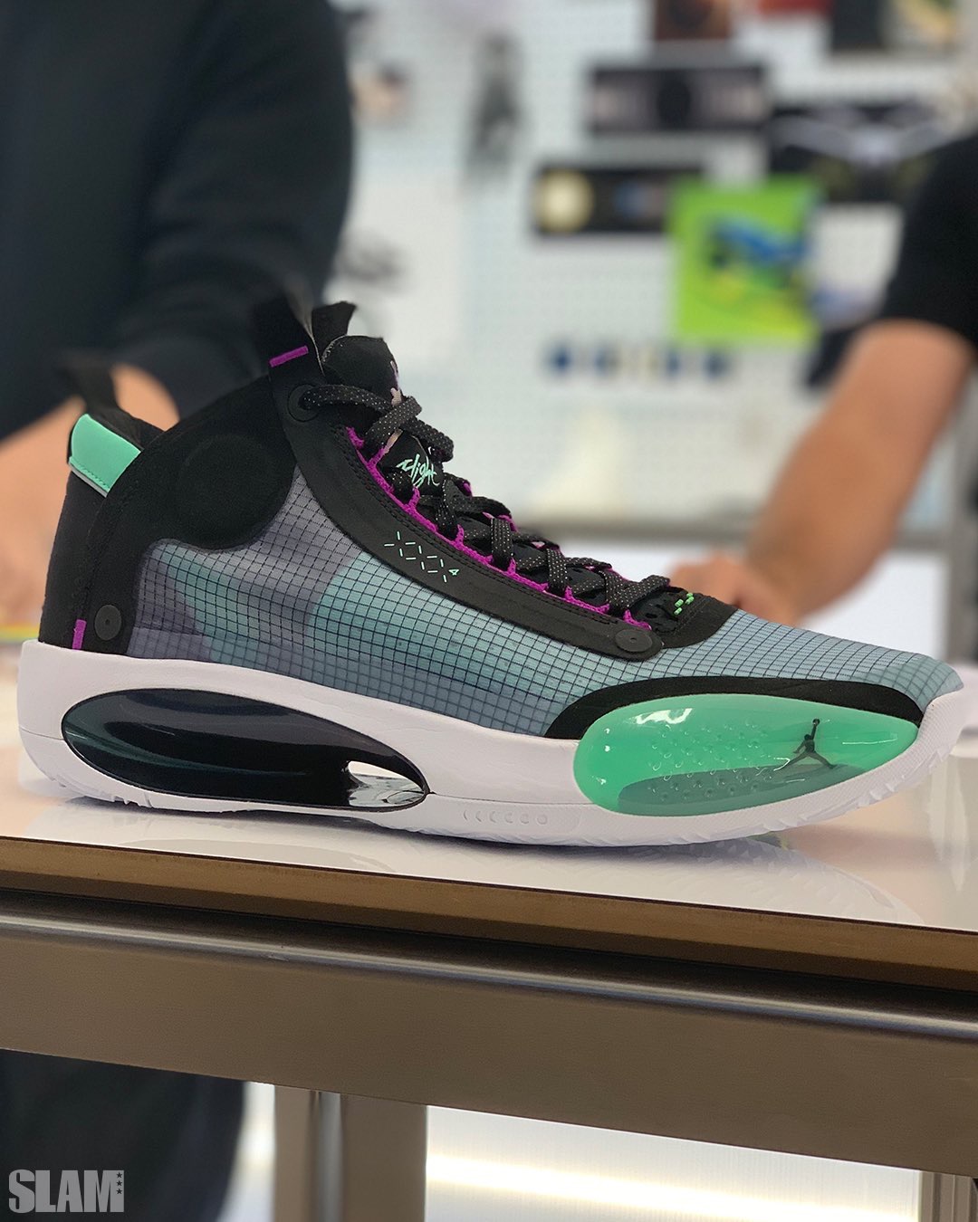 AJ34官图发布！在纽约的一场活动中，锡安-威廉姆森已经上脚