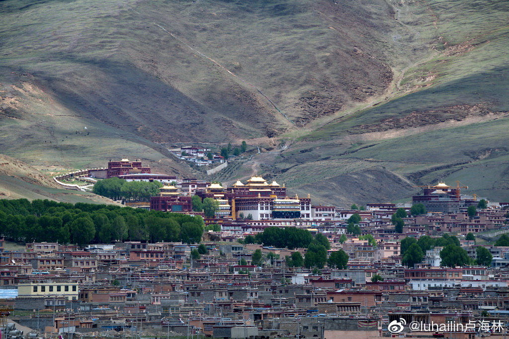 沿G318国道穿越理塘