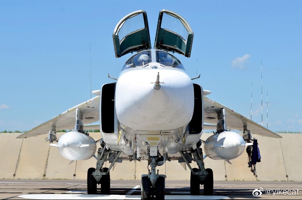 Сухой Су-24М2/Sukhoi Su-24М2前线轰炸机（本文系鄙人翻译