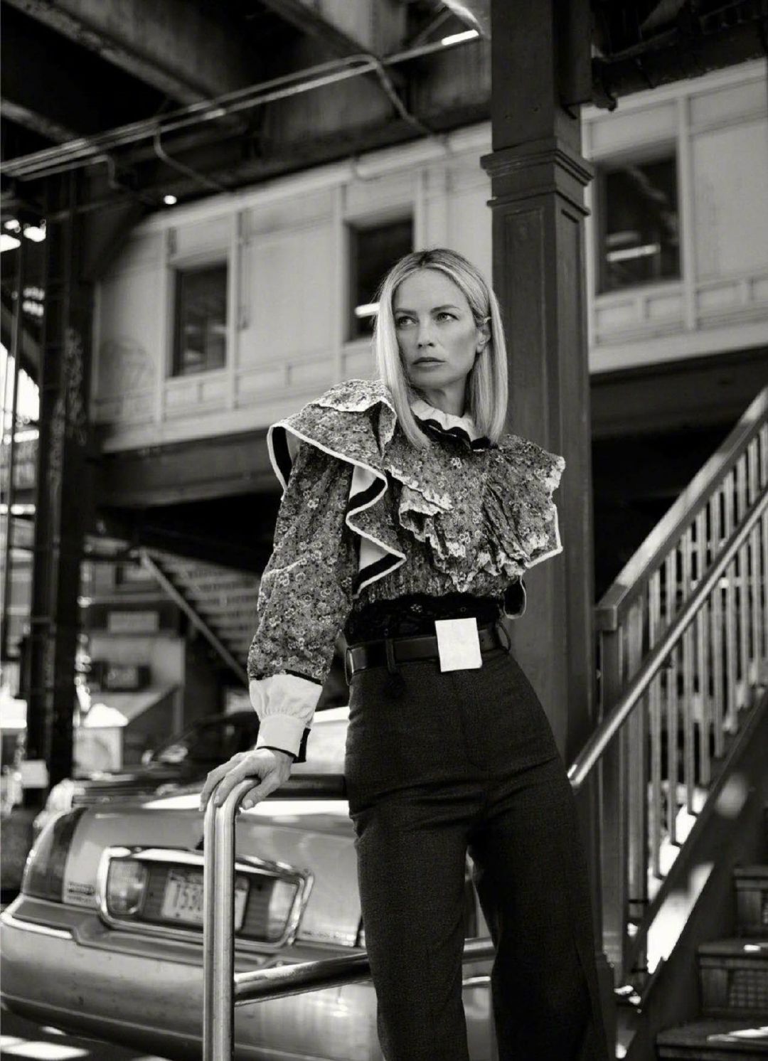 超模卡洛琳·莫菲Carolyn Murphy 身穿Bottega Veneta⁠ 登上《 Harper|卡洛琳·莫菲|超模|封面_新浪新闻