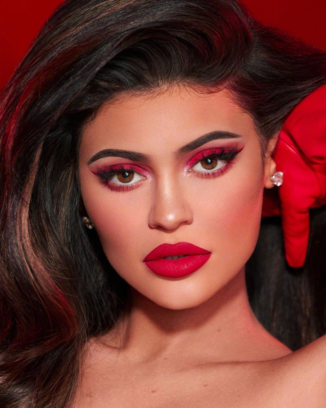 凯莉·詹娜 KYLIE JENNER 出镜代言自己的化妆品牌 KYLIE 2019 “my Ho