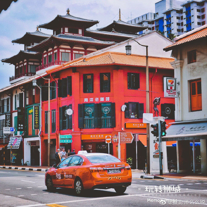 牛车水，新加坡唐人街的意思。牛车水名字的由来是当时没有自来水|牛车水|唐人街|由来_新浪新闻