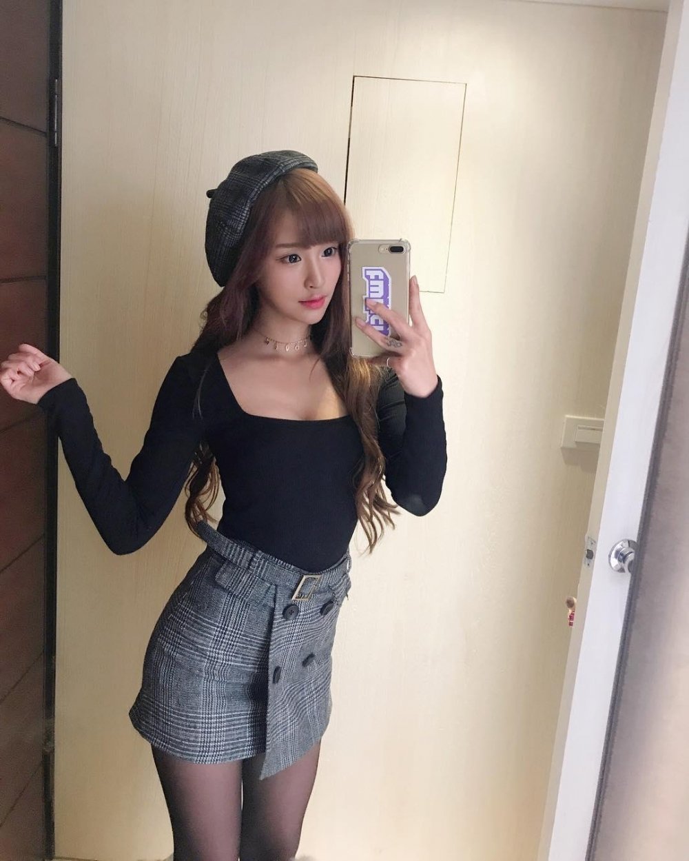 美女主播小云宝宝黑丝美腿性感制服写真集