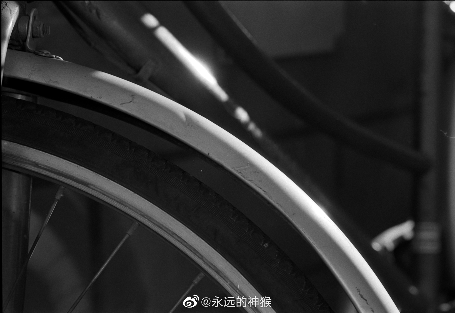 楼下的破烂儿By Ilford Hp5++d76 自冲扫描