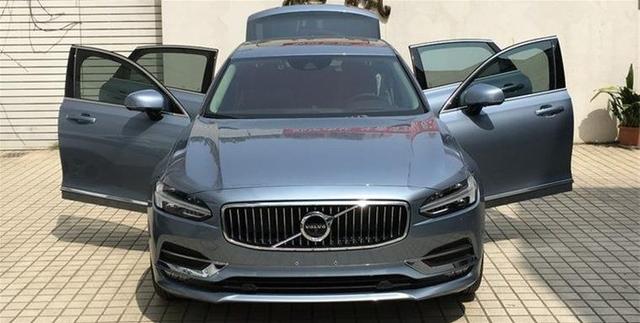 沃尔沃S90L提车作业:我说S90L外观吊打E级、5系和A6，没人反对吧-新浪汽车