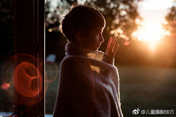 摄影师Kate Miller-Wilson以患自闭症儿子为拍摄对象