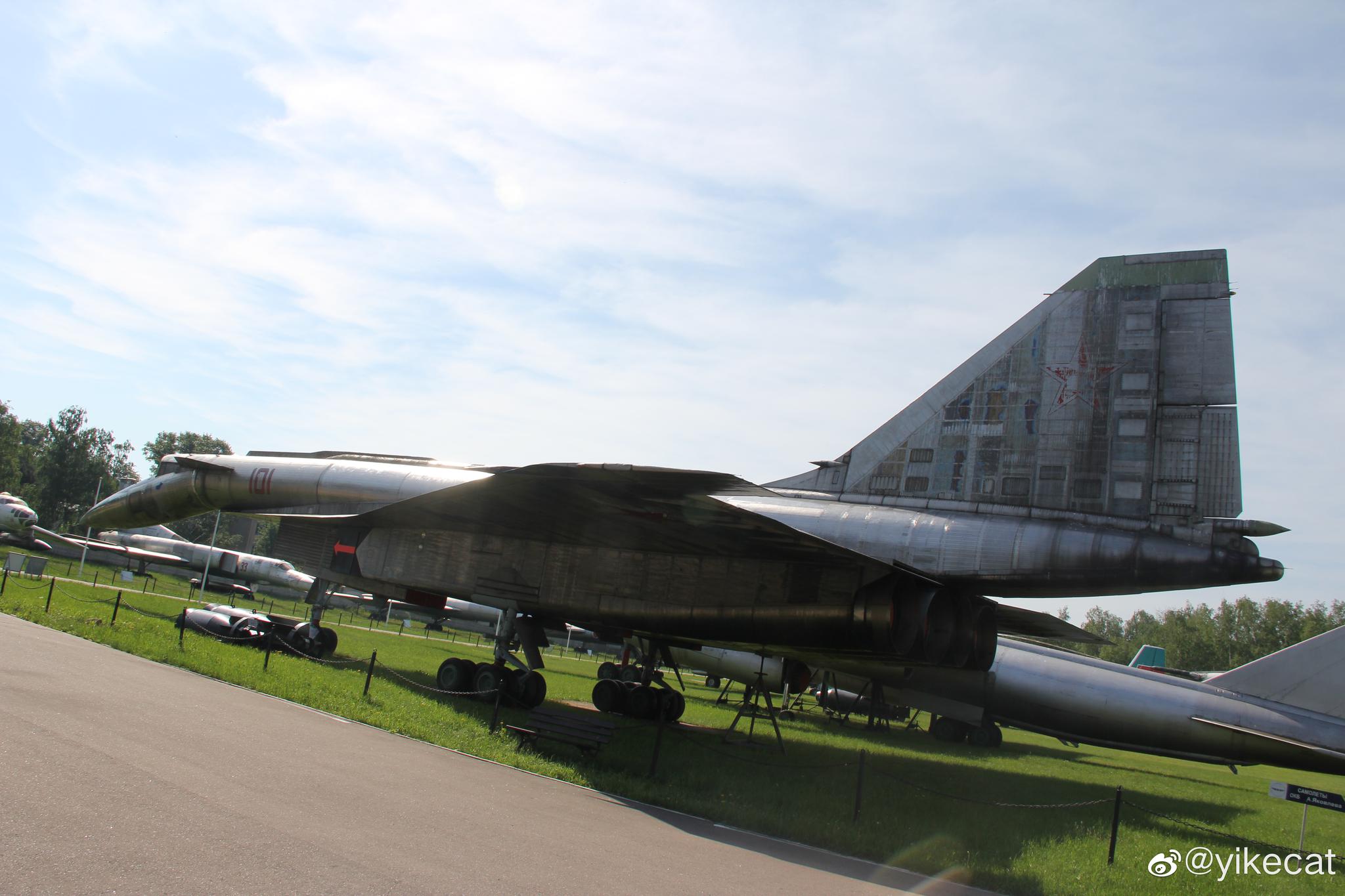 对等发展的产物——Sukhoi T-4/Сухой Т-4轰炸机/侦察机|轰炸机|马赫_新浪新闻