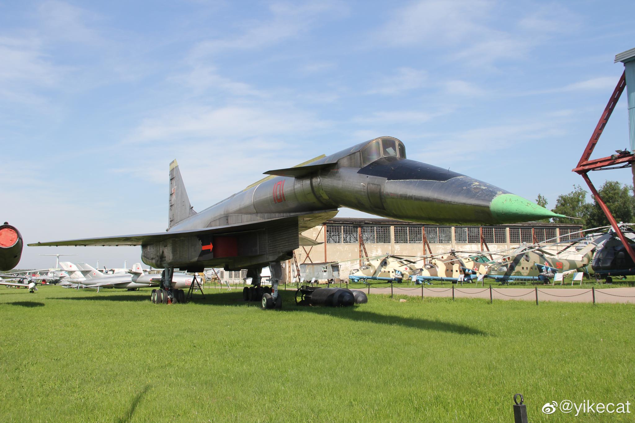 对等发展的产物——Sukhoi T-4/Сухой Т-4轰炸机/侦察机|轰炸机|马赫_新浪新闻
