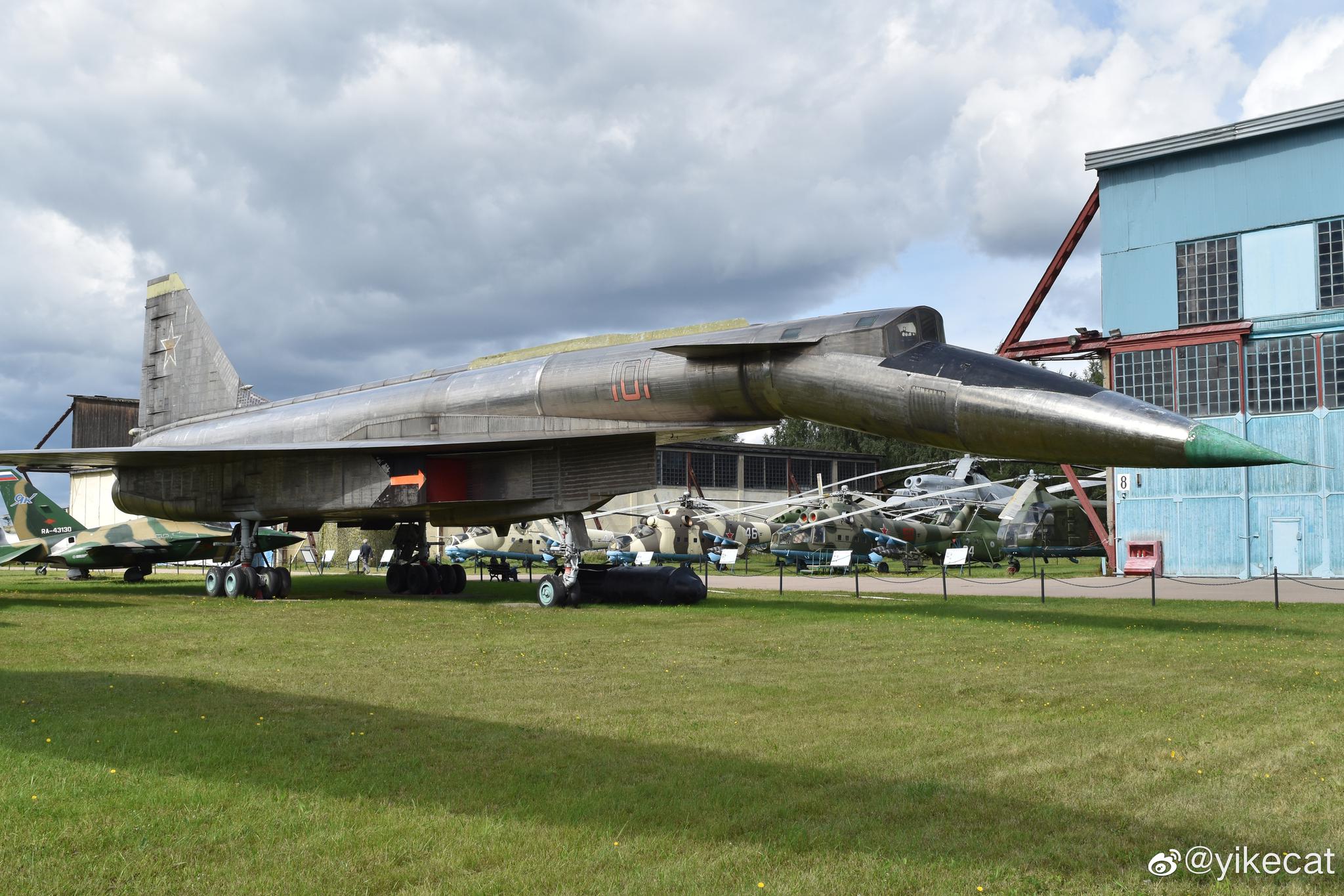对等发展的产物——Sukhoi T-4/Сухой Т-4轰炸机/侦察机|轰炸机|马赫_新浪新闻