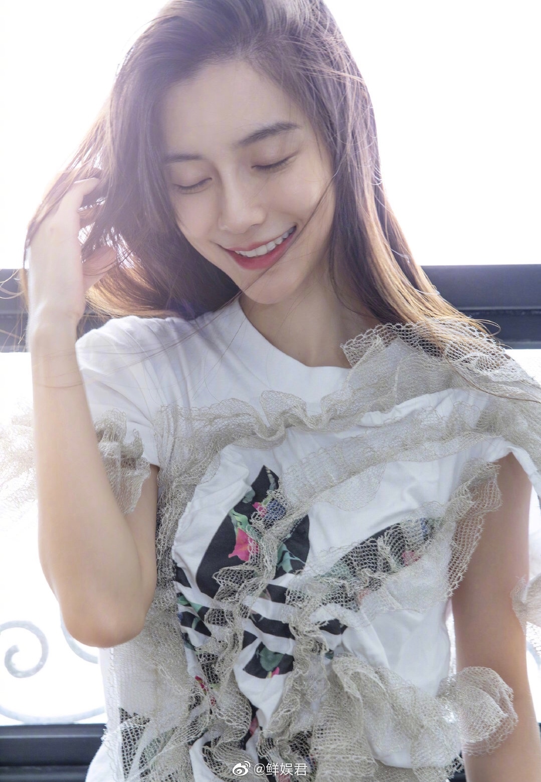 Angelababy深夜突然发文，配图提到了心要简单人要善良__财经头条