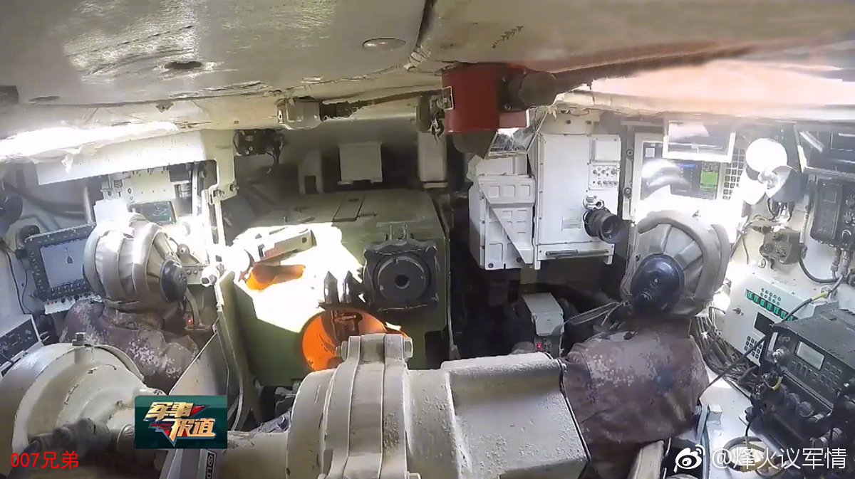 西部战区某土豪旅的99A和04A打炮和舱内|战区|土豪_新浪新闻