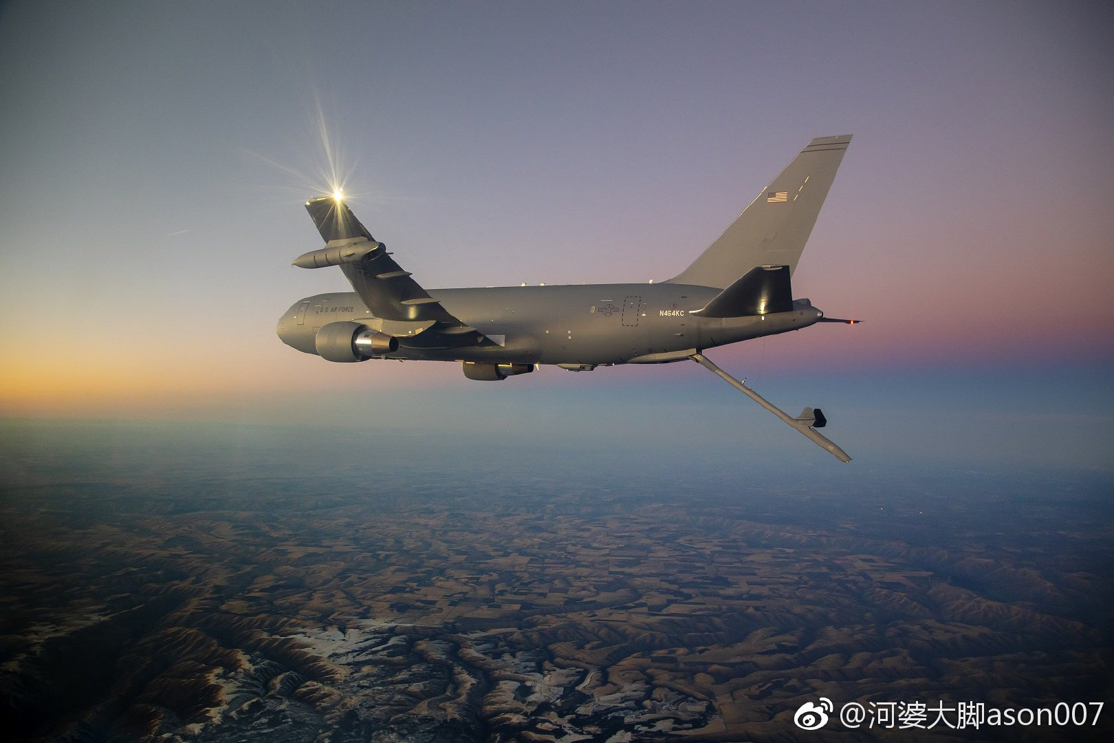 1月24日，美国空军正式接收首批两架KC-46A加油机。