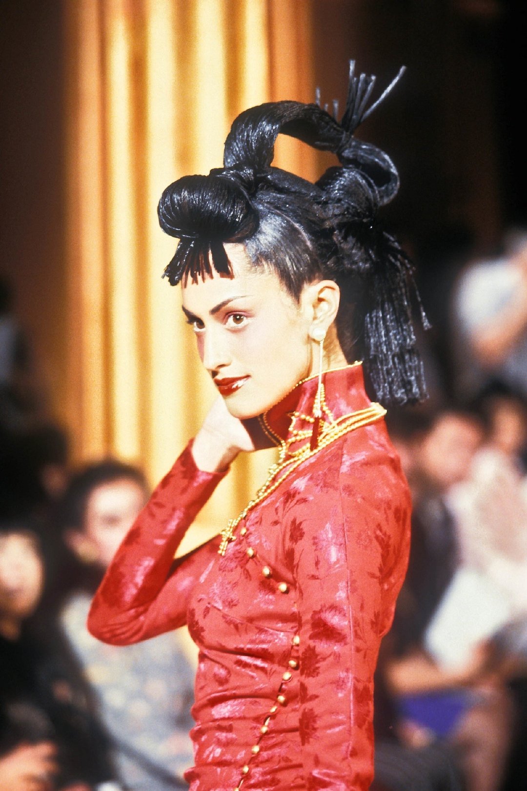 Christian Dior by John Galliano，1997_新浪新闻