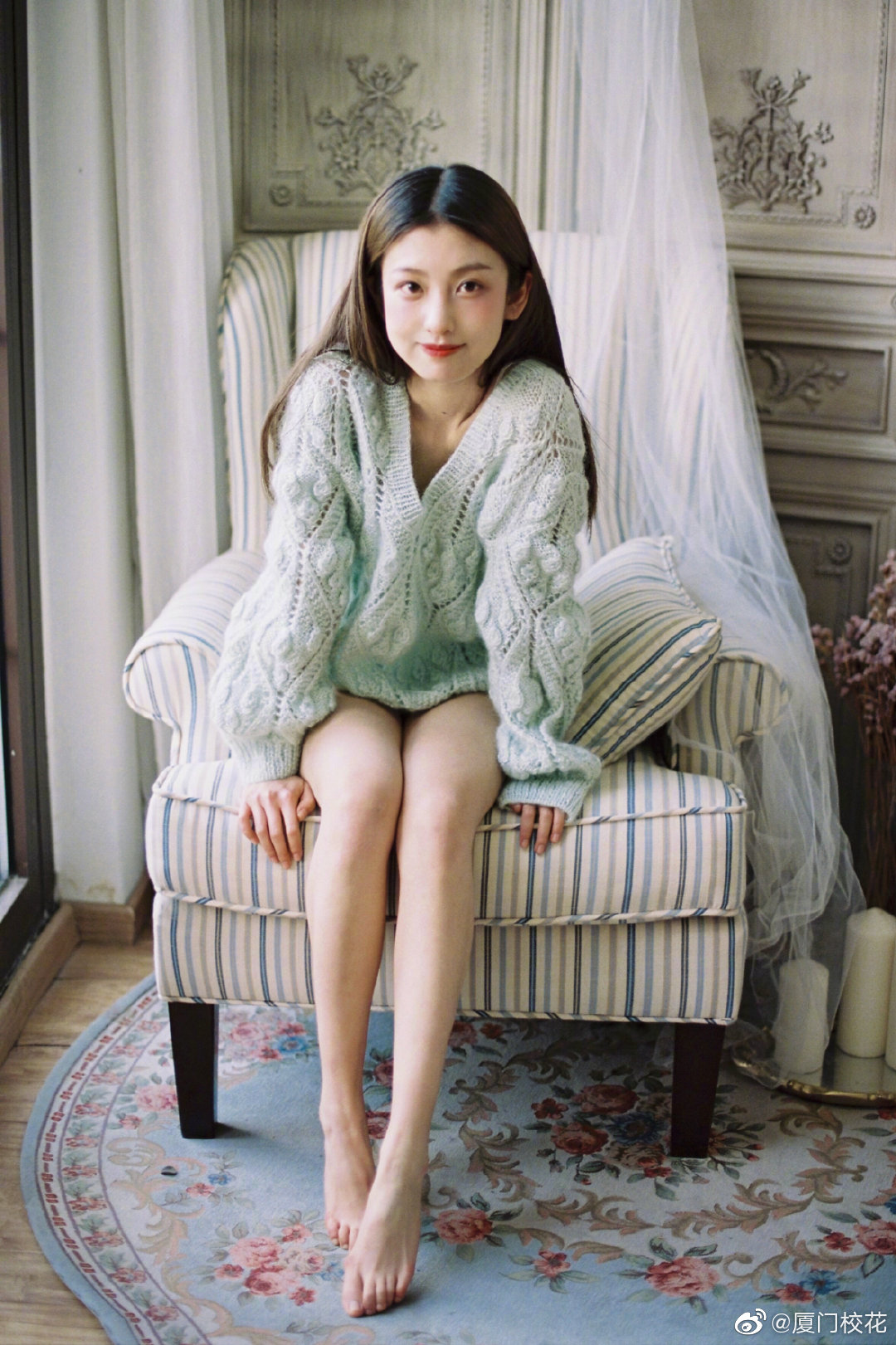 98年，就读于中央戏剧学院， 身高165cm，天秤座，爱好画画