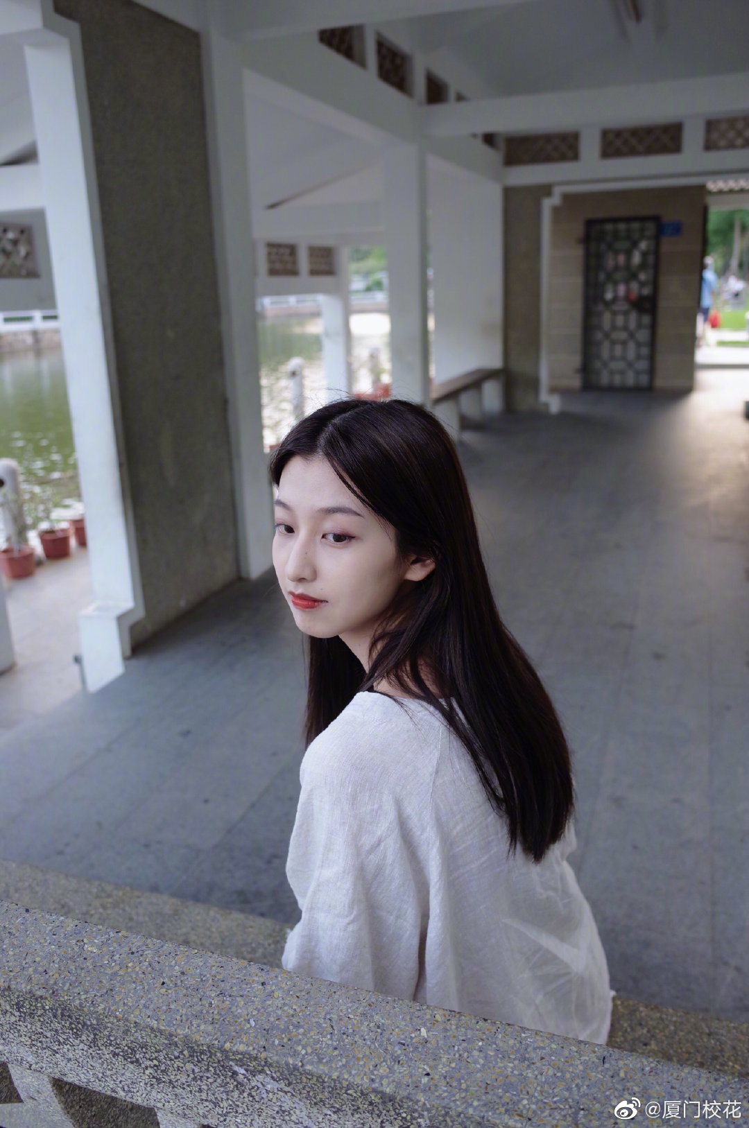 98年，就读于中央戏剧学院， 身高165cm，天秤座，爱好画画