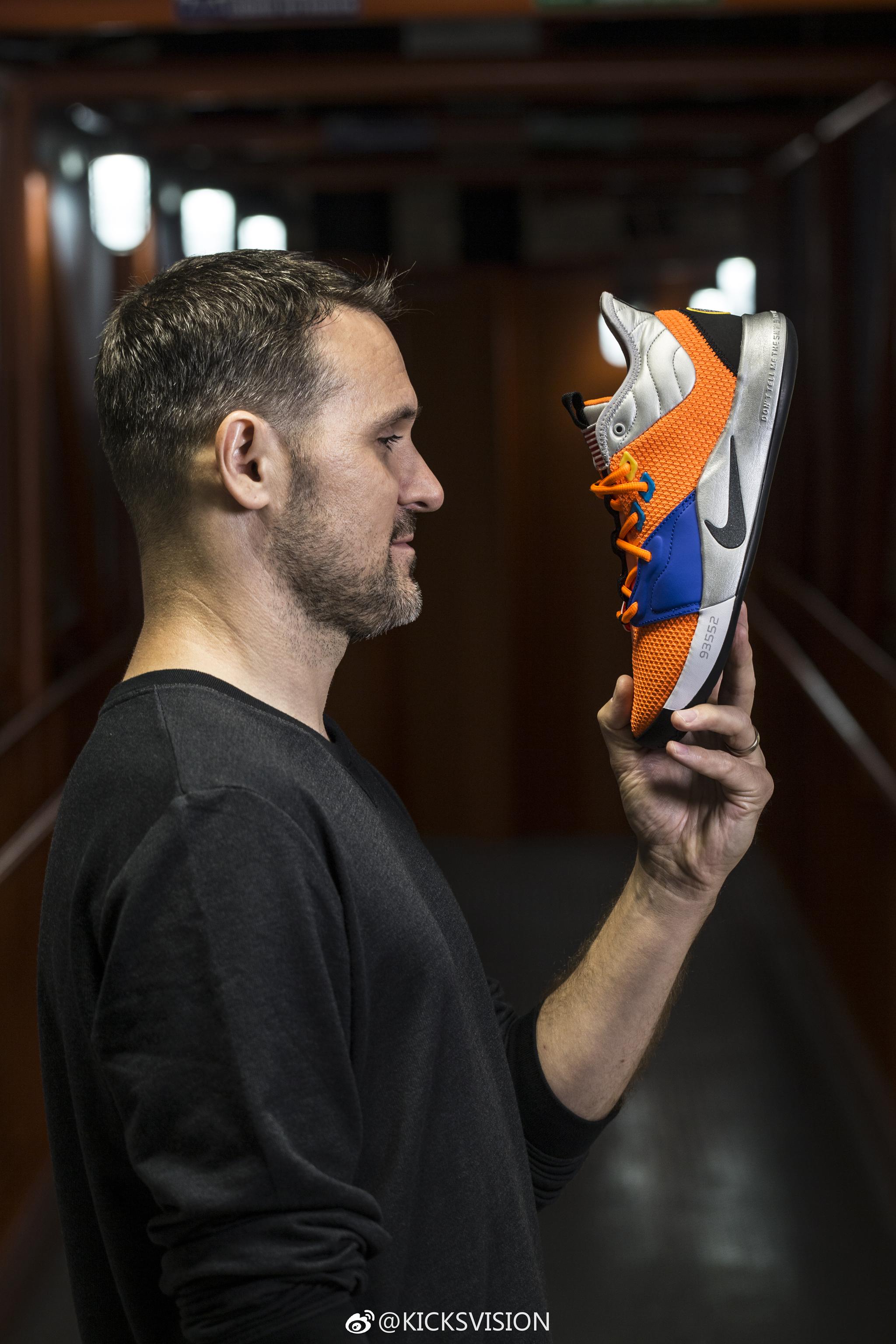 这次负责设计PG 3 的依然是Tony Hardman|设计_新浪新闻