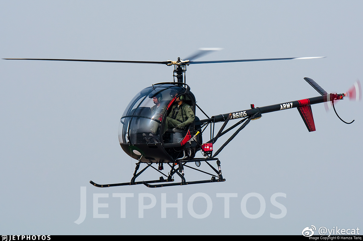 跨越两国的传奇——Sikorsky S-300C/Schweizer RSG 300（一）