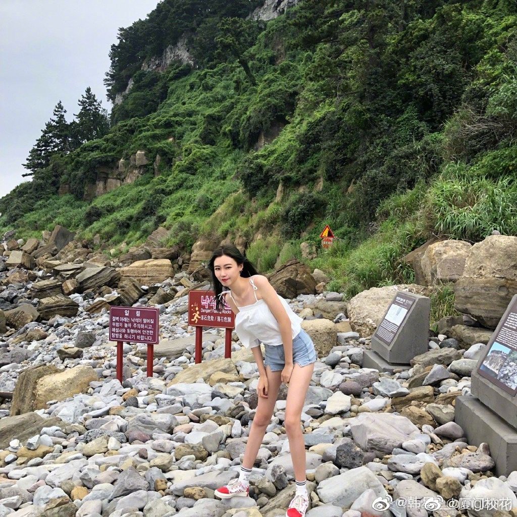 她叫韩星，就读于东华大学2019级服装表演专业，身高182cm，双子座|韩星|东华大学|双子座_新浪新闻