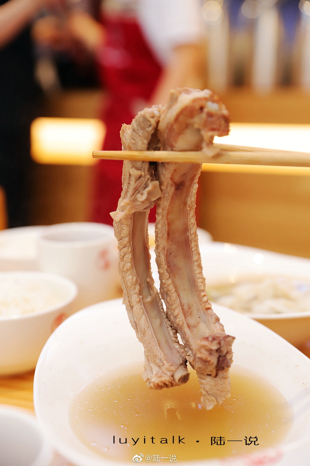 风靡新加坡30年|肉骨茶|油条|套餐_新浪新闻