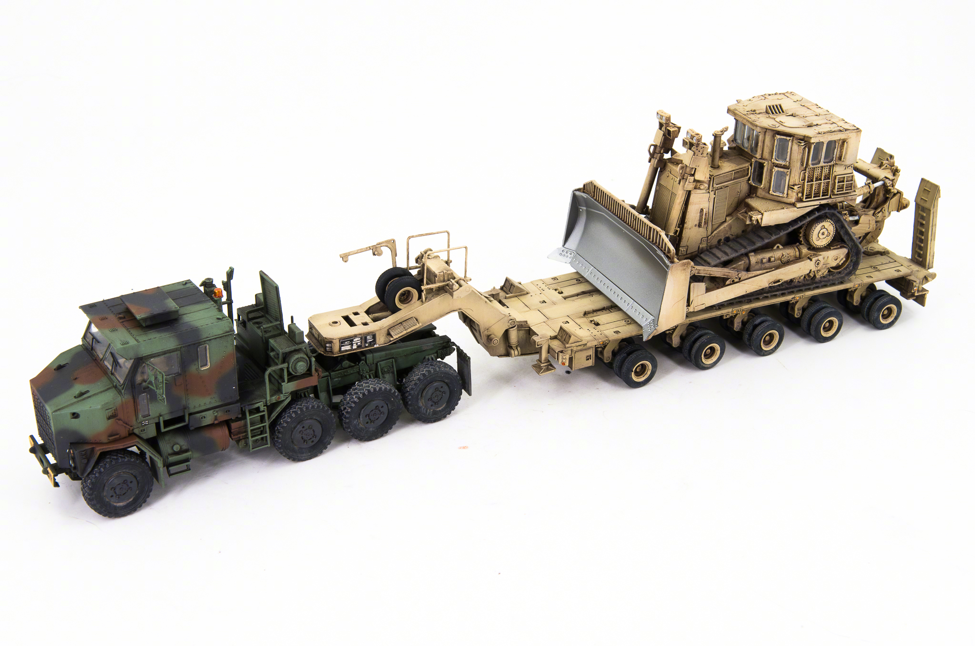 三花 1/72 美国M1070拖车及D9推土机模型作品欣赏|推土机|拖车|浪子_新浪新闻