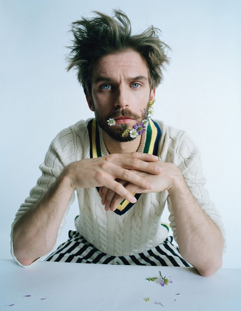 蒂姆·沃克（Tim Walker），英国著名时尚摄影师|蒂姆·沃克|童谣|爱丽丝梦游仙境|雀斑|英国_新浪新闻