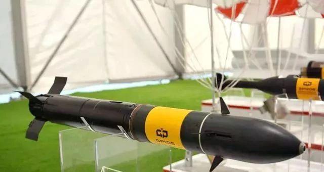 躲哪都不安全了！美国研发会拐弯的制导子弹