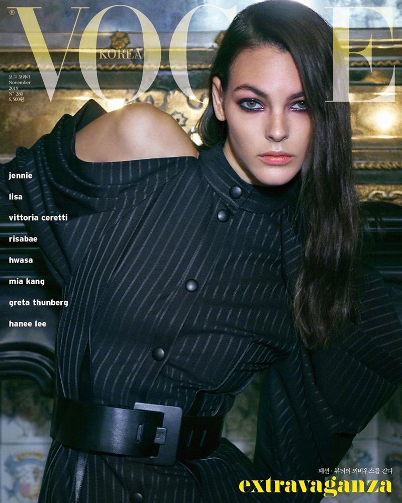 意大利超模维多利亚·塞雷蒂（Vittoria Ceretti）身穿Louis Vuitton