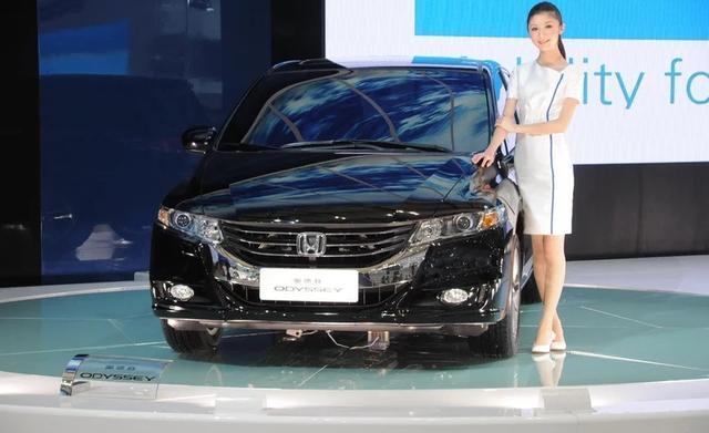 奥德赛3.5L榨出283马力，二排座椅横向移动，舒适、操控完胜GL8-新浪汽车