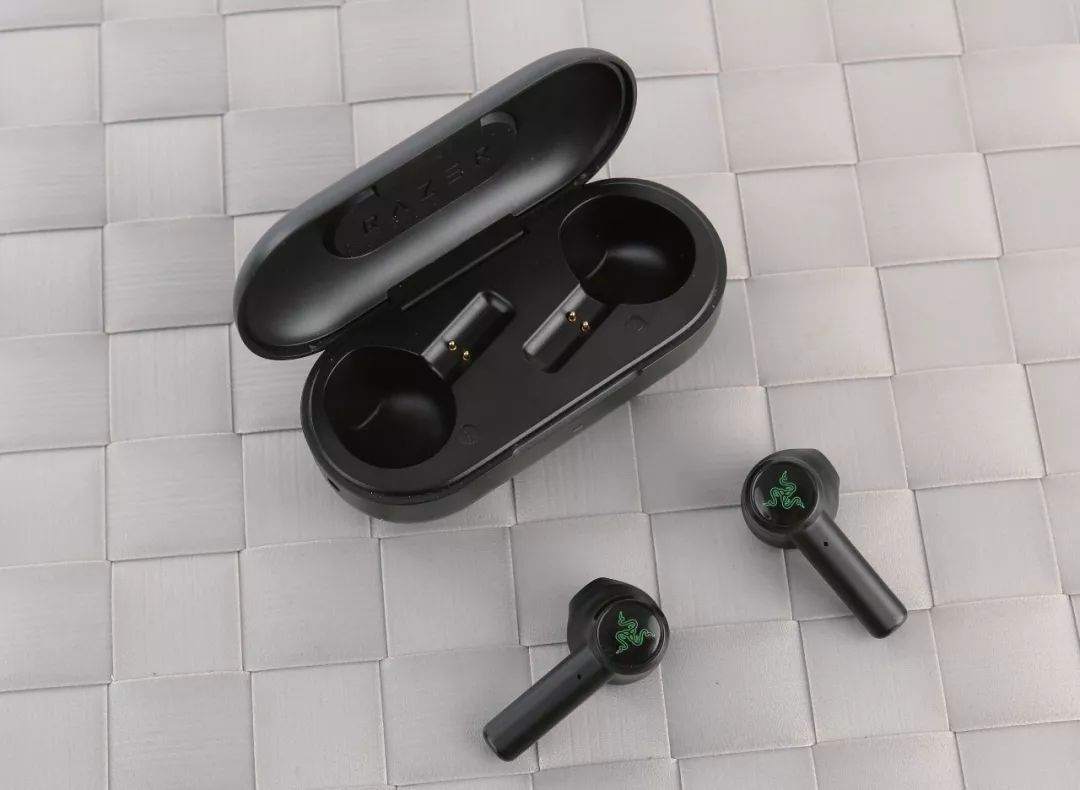 畅享无线游戏体验，Razer毒蝰终极版游戏鼠标＆战锤狂鲨真无线耳机|Razer|游戏鼠标_新浪新闻