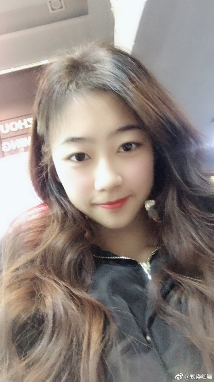 情人节第一份狗粮！Fzzf卷毛晒出结婚证