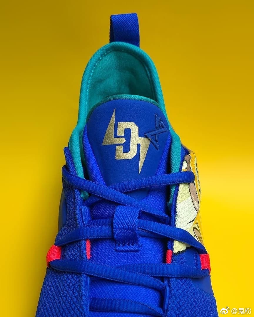 Luka DoncicNike PG2.5 Gohan平时应该是个“死宅男”吧？