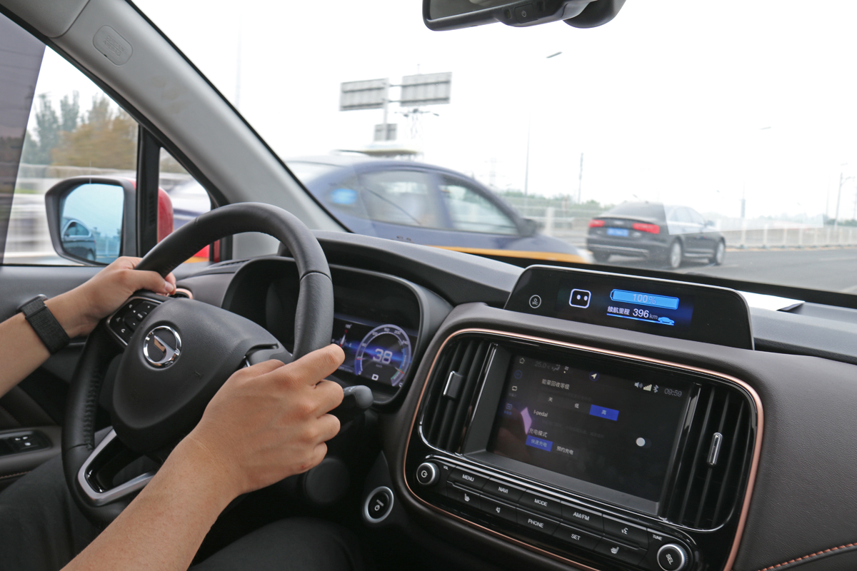 实锤！名爵EZS续航干掉了两台“400km+续航”热门车型-新浪汽车